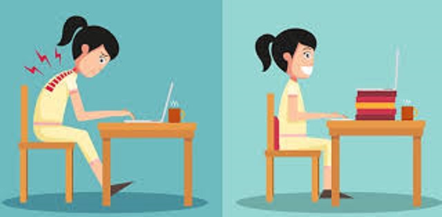 Sentarse mal en el trabajo, una mala costumbre | Semanario Extra